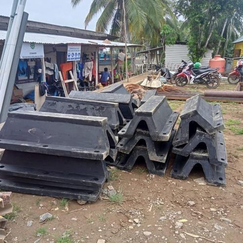 Jual Rubber Fender Type V Dermaga Pelabuhan Kapal UKURAN V200 L2500 ...