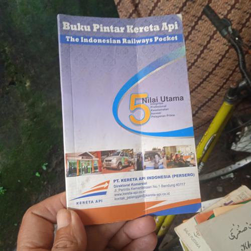 Jual Buku Pintar Kereta api (PT Kereta api Indonesia, buku saku) - Kota ...