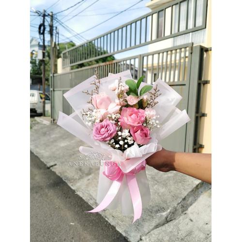 Jual Hand Bouquet Bunga Asli Mawar dan Carnation Fresh Flowers Buket ...