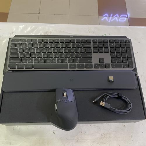 Jual Logitech MX Key S Combo / Mx Keys + MX Master 3S bekas mulus ...