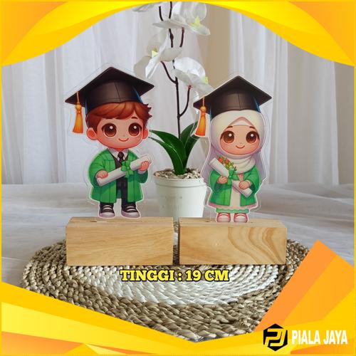 Jual PIALA AKRILIK WISUDA MODEL BARU TATAKAN KAYU | PIALA AKRILIK MURAH ...