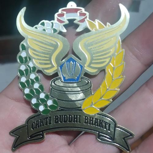 Jual Pin Logo/ Pin Custom/ Pin Rancang/ Pin Grafir/ Pin Kuningan/ Bros ...