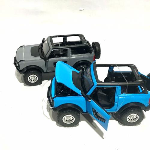 Jual Miniatur mobil diecast Ford Bronco skala 1:32 lengkap dengan kotak ...