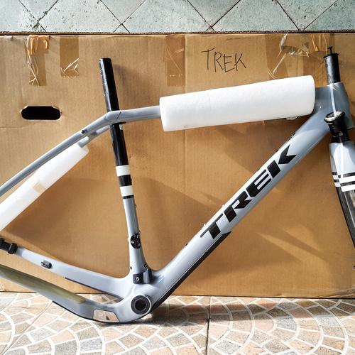 Jual Frame Trek Checkpoint SL Carbon Like New Gravel Cyclocross - Kota ...
