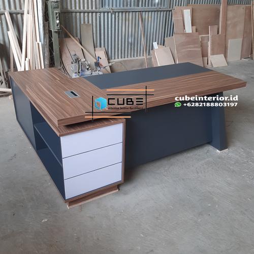 Jual Meja Direksi Executive Desk Office Table Industrial Meja Kerja HPL ...