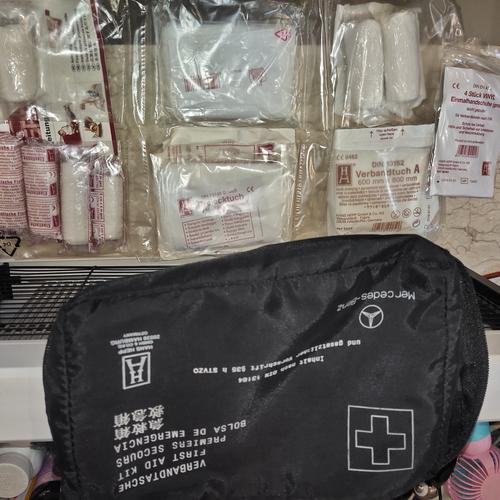 Jual first aid box kotak p3k bmw mercedes benz original mercy germany ...