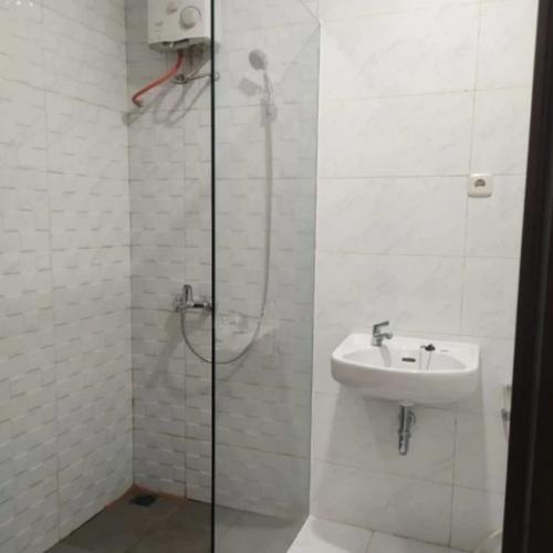 Jual Partisi kaca Box Shower (harga permeter persegi kaca tempred ...