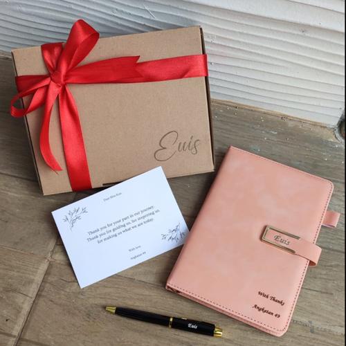 Jual Hampers Set Pocket Notebook Custom Ukuran A5 & Pulpen Custom/ Set ...