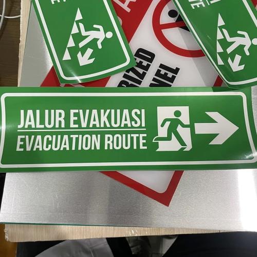 Jual AKRILIC- SIGN Jalur Evakuasi dan Rambu Exit. Acrylic/STICKER Ukuran 30 x 10cm - Datar Kiri ...