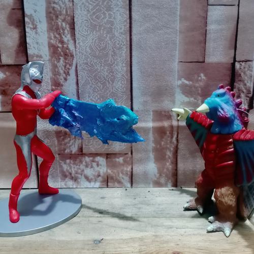 Jual figure ultraman taro storium kousen figure birdon ultra monster ...