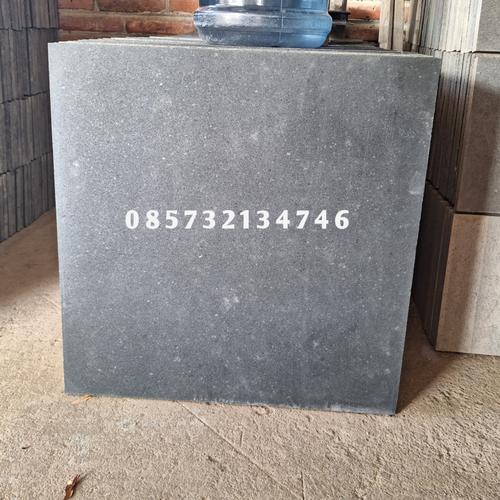 Jual Batu Andesit Hitam Doff A1 Tulungagung 40x40cm - Kab. Tulungagung ...