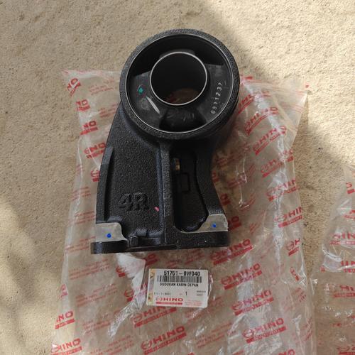 Jual braket dudukan kabin depan kanan Toyota Hino Dutro HT 130 110 ...