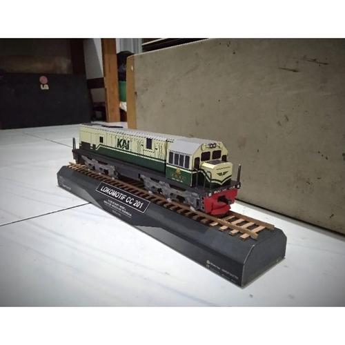 Jual papercraft miniatur lokomotif cc201 livery vintage - Jakarta Pusat ...