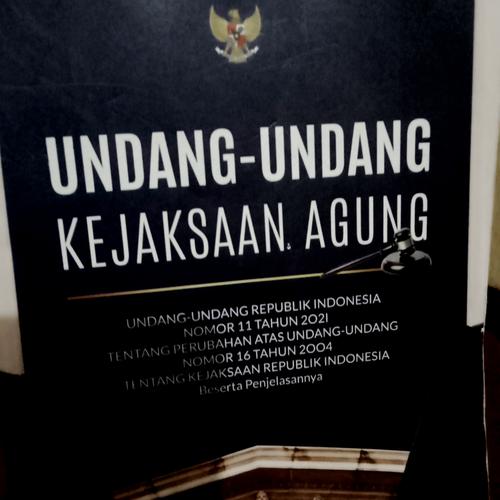 Jual BUKU UNDANG UNDANG KEJAKSAAN AGUNG UNDANG UNDANG RI NOMER 11 TH ...
