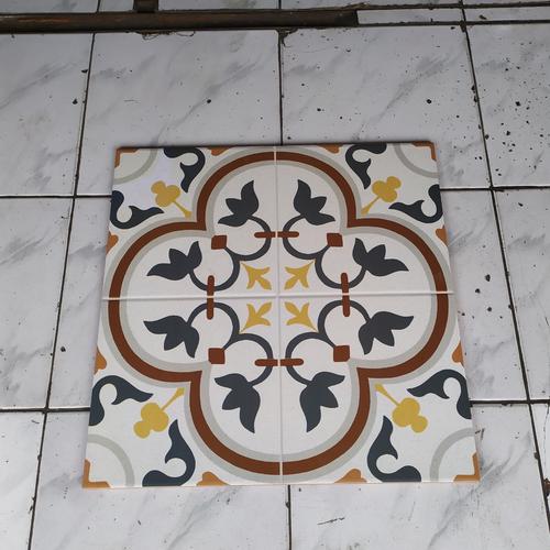 Jual Keramik Motif Batik 50x50 / Keramik Motif Vintage 50x50 / Tegel ...