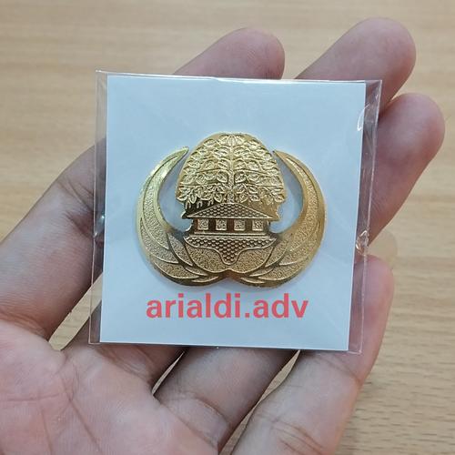 Jual pin korpri eching kulit jeruk kuningan sepuh emas magnet pin ...