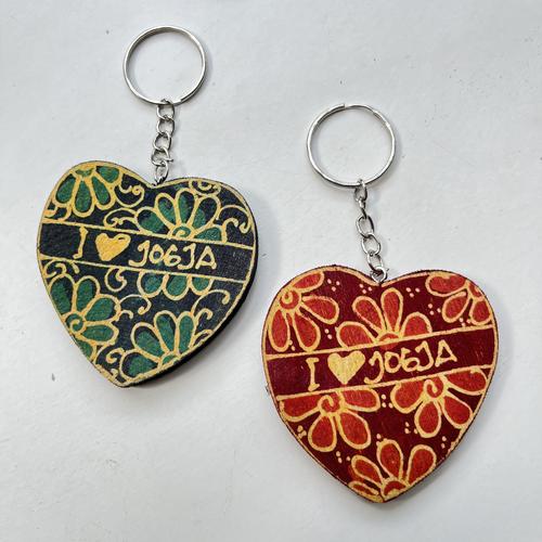 Jual Souvenir gantungan kunci kayu lukis hati love khas jogja indonesia - Kemas PLASTIK - Kab ...