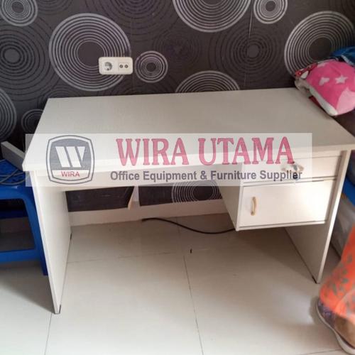 Jual Meja Kantor Warna Putih / Meja Kerja Warna Putih / Meja Belajar ...