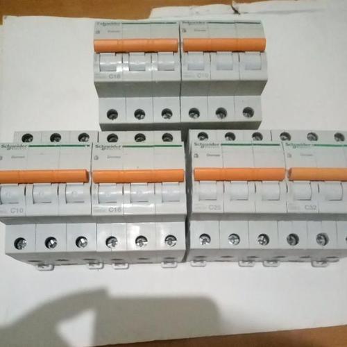 Jual MCB SCHNEIDER DOMAE 3p 6A,10A,16A, 20A,25A,32A,50A ORIGINAL - C40, Mcb domae 3p - Jakarta ...