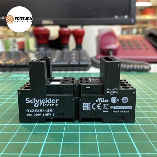 Jual Schneider Socket RXZE2M114M 10A 250VAC 2.5kV 14pin untuk Relay MY4 - Jakarta Barat ...