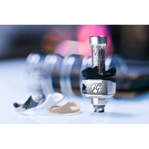 Promo MNCH MONARCHY DELRO X MONARCHY SCEPTER RBA KEYCHAIN Cicil 0% 3x ...