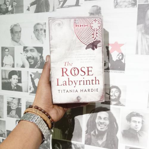 Jual The Rose Labyrinth by Titania Hardie - Kota Surabaya ...
