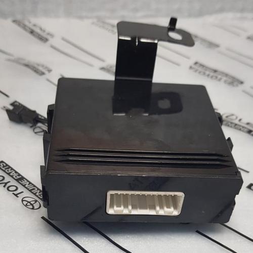 Jual Modul ECU Corner Sensor Toyota Fortuner 2016 keatas - Kota ...