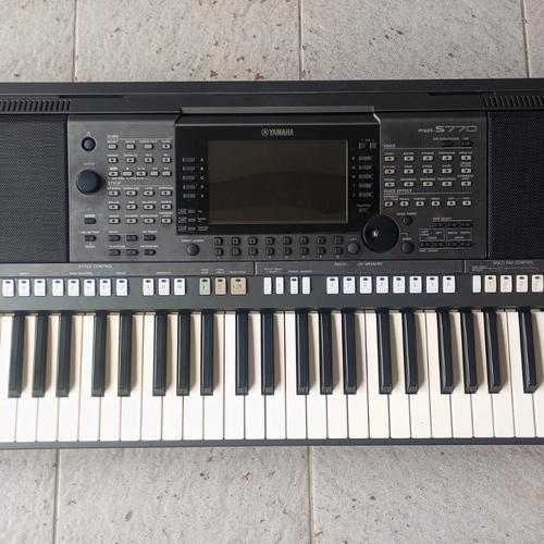 Jual Yamaha PSR S770 Keyboard Arranger Second Mulus Like New - Kota ...