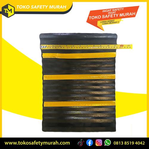 Jual Big Size Wheel Stopper Chock Besar Ganjalan Ban Truck Bus Truk ...