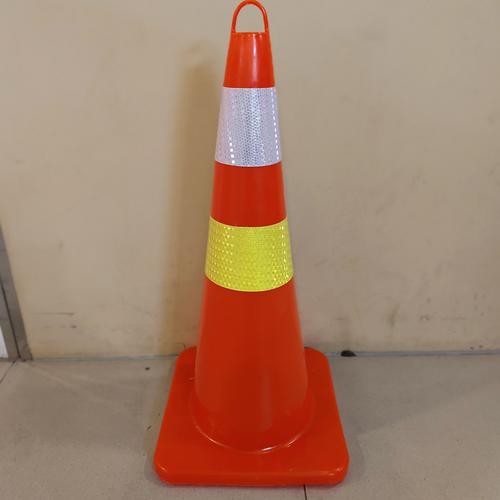 Jual Safety Cone Kerucut Orange/ Trafick Cone Pembatas Jalan - Jakarta ...