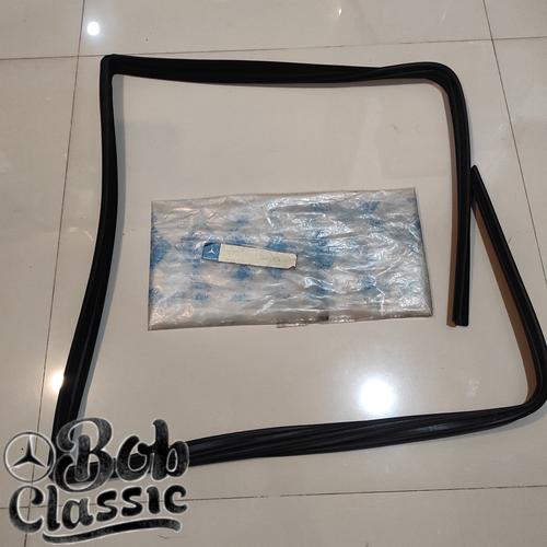 Jual Mercedes-Benz, W123 Door Window Glass Seal Rear A1237350225 - Kab ...
