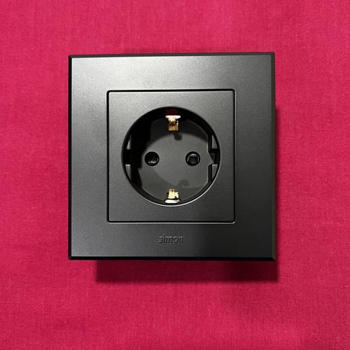 Jual STOP KONTAK SCHUKO SIMON E3 BLACKDOOF 1 GANG SCHUKO - Jakarta ...