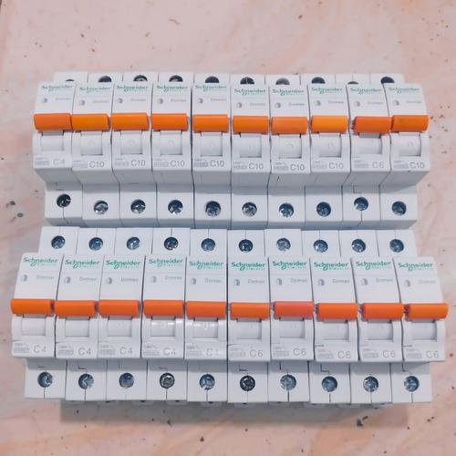 Jual mcb Schneider domae 1p c2 c4 C6 c10 c16 c20 c25 - c20 - Kota ...