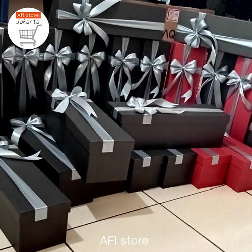 Jual gift box kotak kado botol wine 10x10x35cm - Hitam Berpita ...
