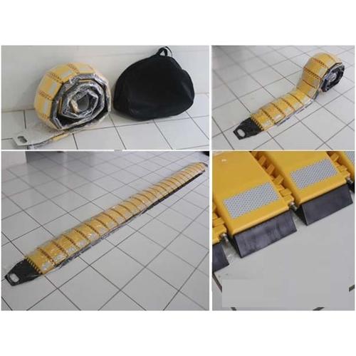 Jual retractable flexible plastic hump roll reel portable traffic guard ...