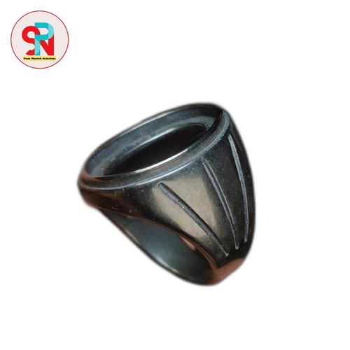 Jual Ring emban cangkang bahan titanium model tanam-hitam - 17 ...