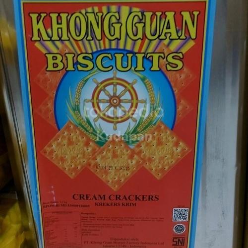 Jual NR biskuit khong guan cream crackers gabin tipis 1 kaleng isi 3.5 ...