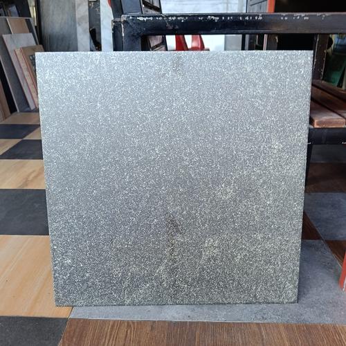 Jual Keramik lantai 50x50 platinum Dustin black - Kab. Bogor - makmur ...