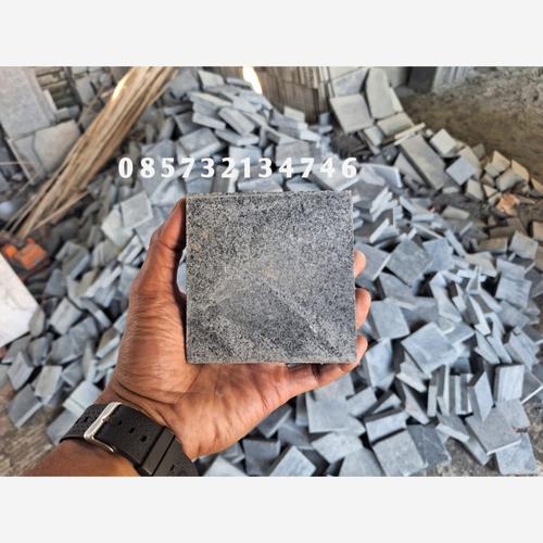 Jual Andesit Carport / Halaman /Trotoar Hitam Rata Mesin 10x10x2cm ...