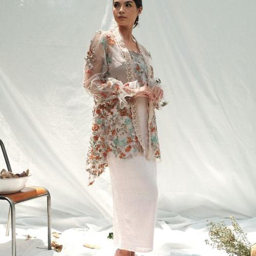 Jual OUTER KEBAYA AUBREEY OUTER KEBAYA TRADISIONAL MODERN KEKINIAN ...