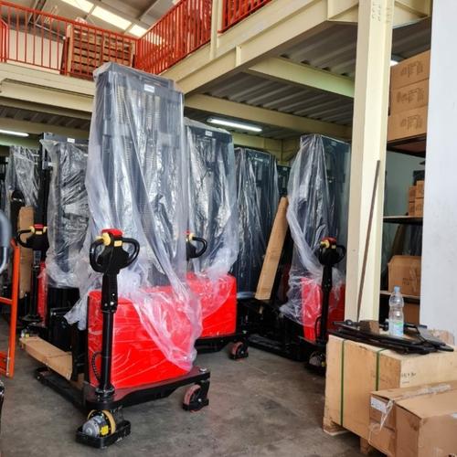 Jual Pedestrian Hand Stacker Electric 1.5 Ton x 3 Meter - Kota ...