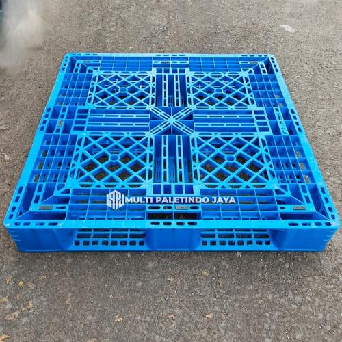 Jual pallet plastik bekas 110x110x15 biru palet plastik - Kab. Bekasi ...
