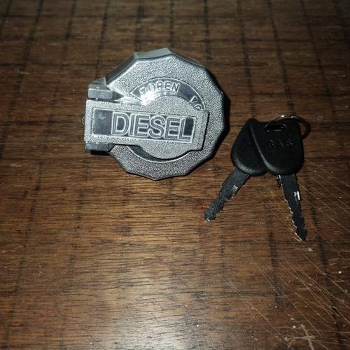 Jual Fuel Tank Cap / Tutup tangki Isuzu Elf NKR NHR Traga DMAX ...