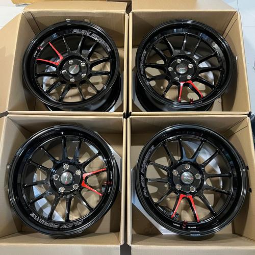 Jual Lenso VENOM 5 Innova LIMITED R18x9.5 - Black Glossy - Kota ...