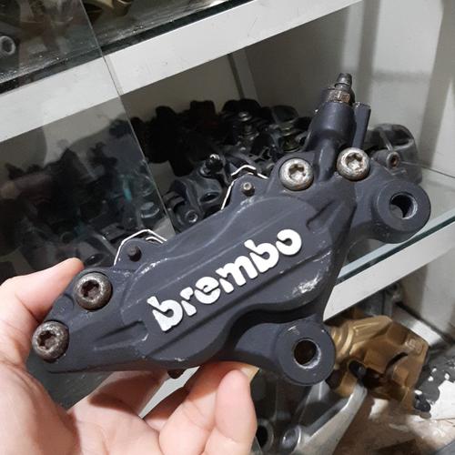 Jual Kaliper depan kanan BREMBO 4 piston type axial model 2 pin - Kota Tangerang Selatan - Akip ...