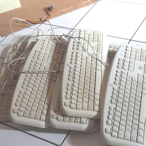 Jual keyboard logitech putih jadul - Kab. Bekasi - Toko Robot & Bibit ...