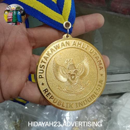 Jual medali kuningan custom medali emas medali custom 7cm - Jakarta ...