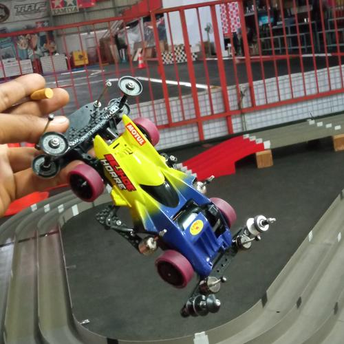 Jual Body tamiya strato vector repaint custom - biru-kuning - Kab ...