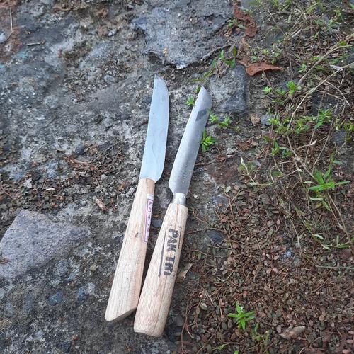 Jual Paket 2Pcs Pisau Pak Tri Harga 8k / Pisau Besi gagang kotak dan ...