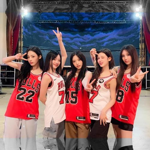 Jual JERSEY BASKET NEWJEANS X NBA CHICAGO BULLS - HANNI PUTIH #73, L ...